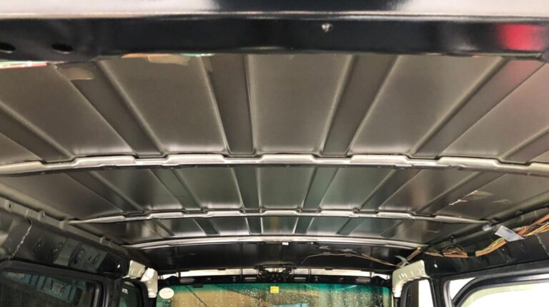 暑い夏の車内を快適に！天井の断熱材貼りで効果的に車の暑さ対策！ - ASBクラフト